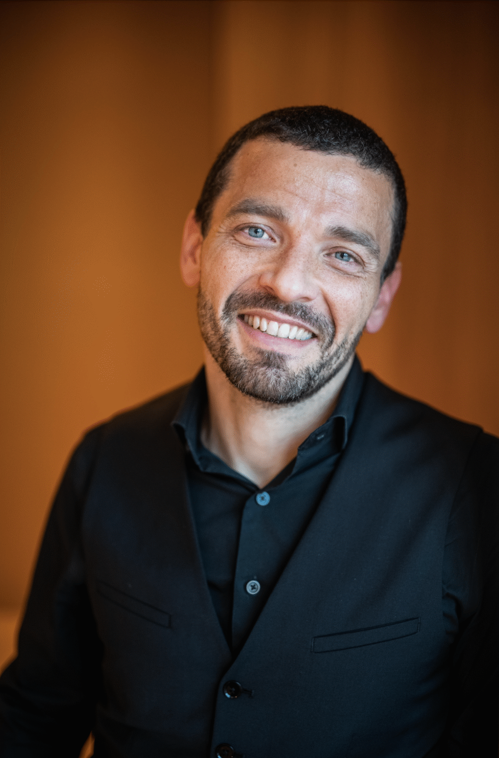 Deniz Han Kuypers – Writer, translator